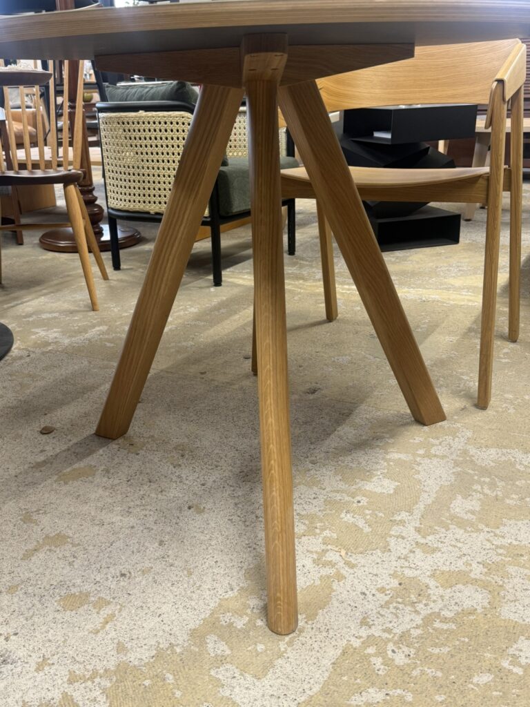 【HAY CPH20 Round Tableレビュー】北欧空間に余白を生むラウンドテーブル | リサイクルショップキミドリ東京